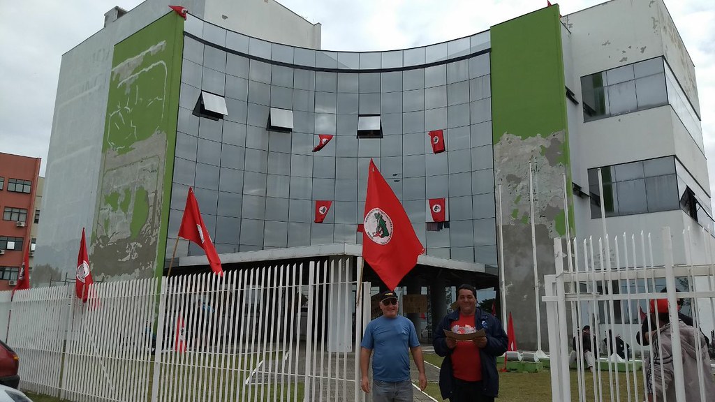 Sem Terra ocupam a sede do Incra em Santa Catarina - MST