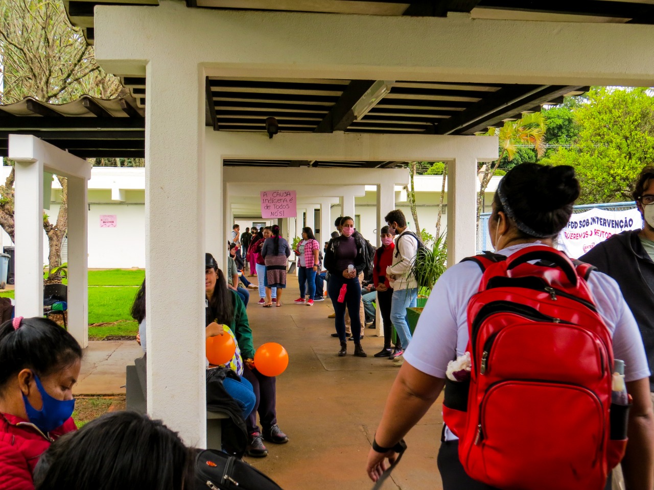Estudantes ocupam reitoria da UFGD contra ameaça de extinção da FAIND - MST
