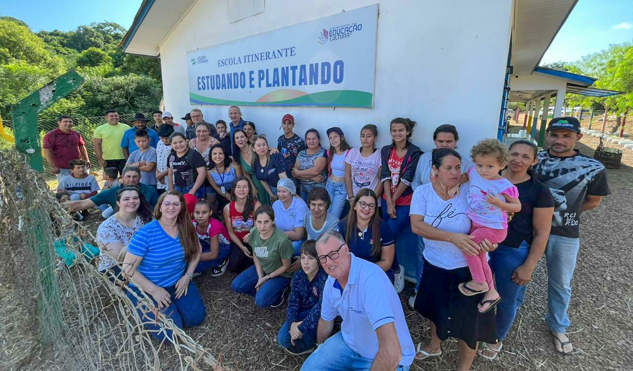 MST realiza ato de reconstrução da Escola Popular Eduardo Galeano, em ...