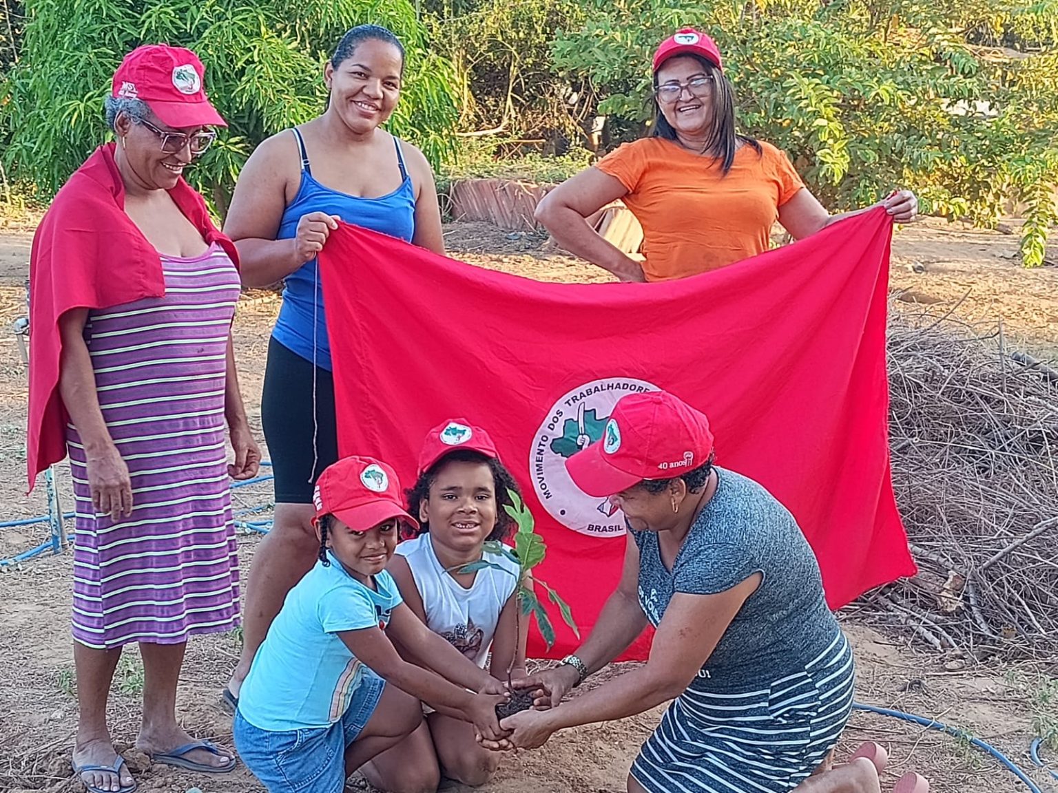 Nossa Bandeira - MST