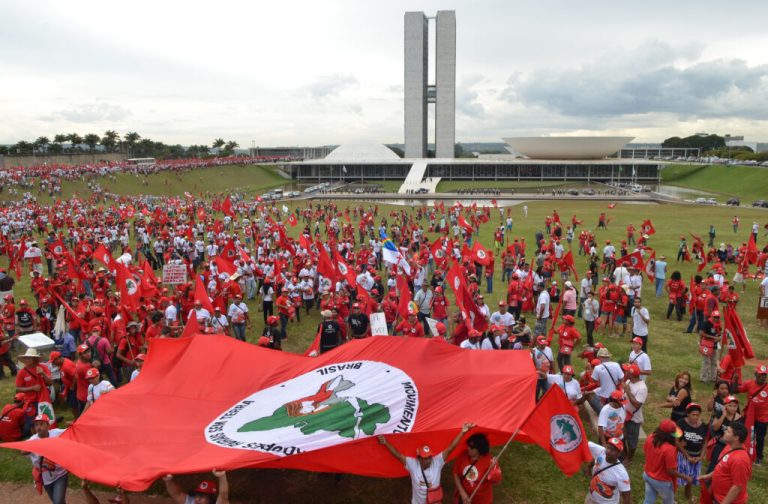 Encontros Nacionais do MST: centrais na organização e implementação das ...